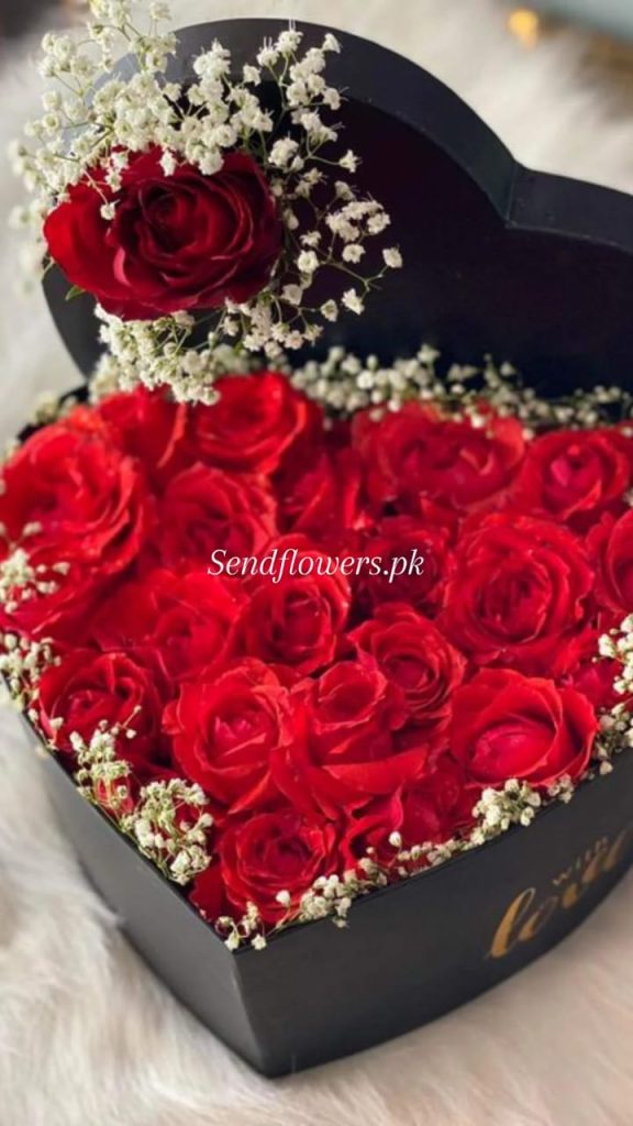 Cute Roses for Her - Flowers for Valentine's Day - SendFlowers.pk